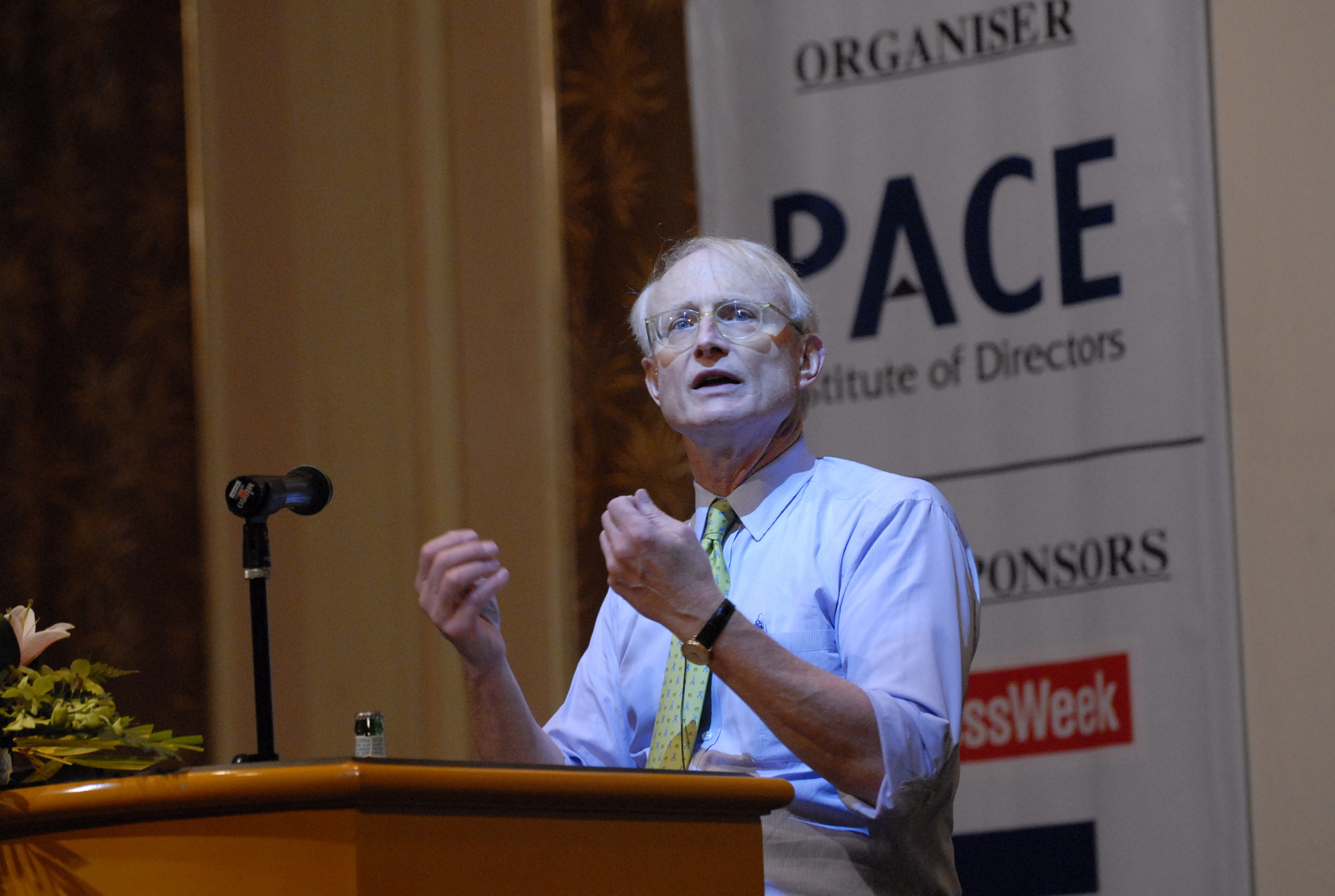 Michael Porter - Cạnh tranh toàn cầu và lợi thế cạnh tranh của Việt Nam ...